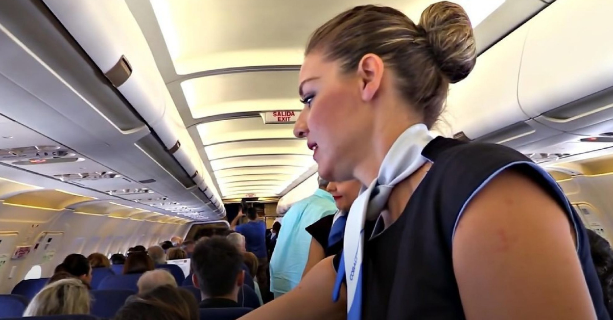 Letuška ke mně v letadle přišla a řekla: „Prosím, zůstaňte po přistání ...